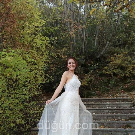 Dilek Süslüer Dls 6 Halter Yaka Düz Kesim Sade Gelinlik