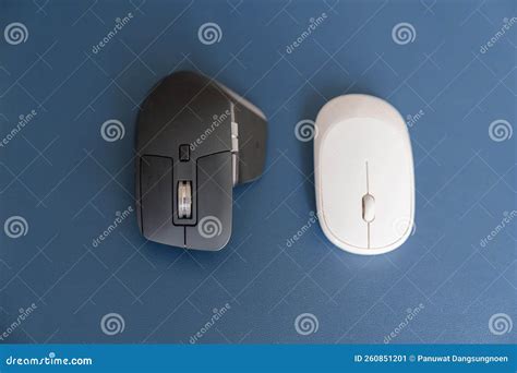 Comparison Of Ergonomic Vertical Mouse And General Mouse On Desk At Workplace Prevention Wrist