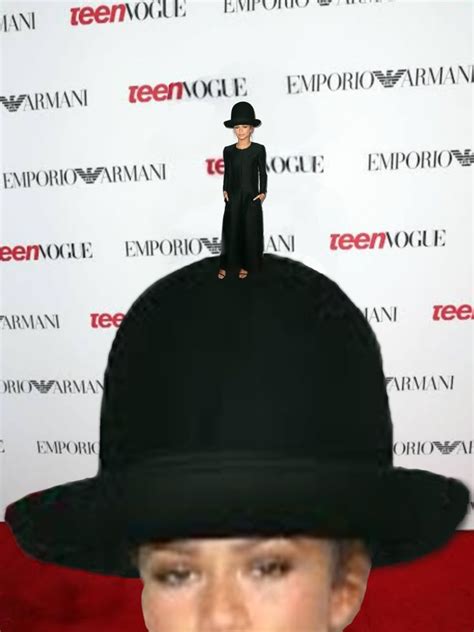 Zendaya Using A Hat Using A Zendaya Using A Hat Jornada Nas Estrelas