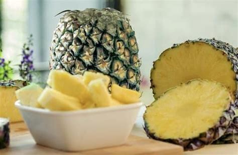 Crown Removed Pineapples Fyffes Crownless Pineapples Are Being