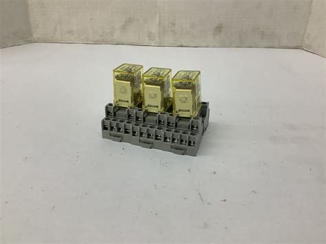 Idec Ry4s Ul Relay 110 120 Vac W Sy4s 05c Socket Lot Of 3 Bme