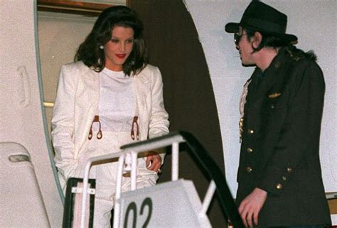 30 Beautiful Pics Of Michael Jackson And Lisa Marie Presley Together