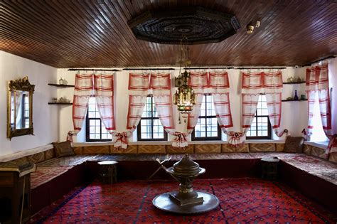 Priča O Svrzinoj Kući Počinje S Kraja 18 Stoljeća Značila Je Intimu Ali Ne I Odvojenost Od