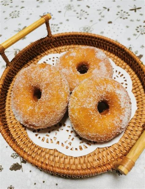 【油炸甜甜圈的做法步骤图，油炸甜甜圈怎么做好吃】昕妈的手作下厨房