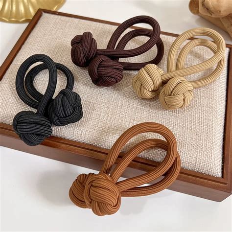 Tie Knots In Hair