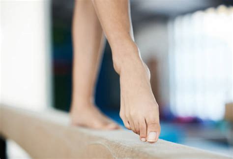 1600 Balance Beam Gymnastics Fotografías De Stock Fotos E Imágenes