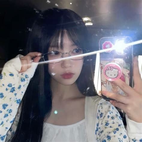 Pin By Cait‧₊˚ʚɞ On ₊˚ Illit ໒꒱ ⋆ﾟ⊹ Moka Kpop Quick