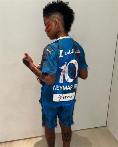 كيم كارداشيان تتعرض لإنتقادات واسعة بسبب تنكر إبنها في الهالوين Et بالعربي