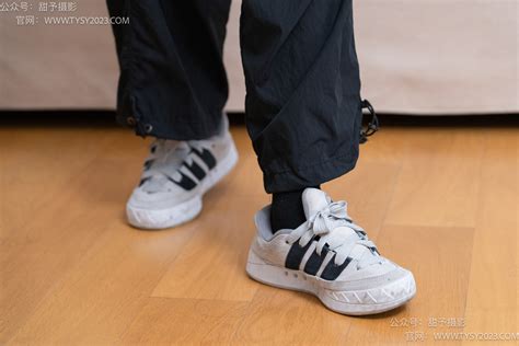 [tian Yu Photography] No 103 Xiaoyun Sneakers Black Cotton Socks Bare Feet Nail Clipping And