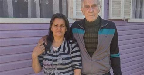 Acusada De Assassinar E Esconder Os Corpos Do Pai E Da Madrasta Em