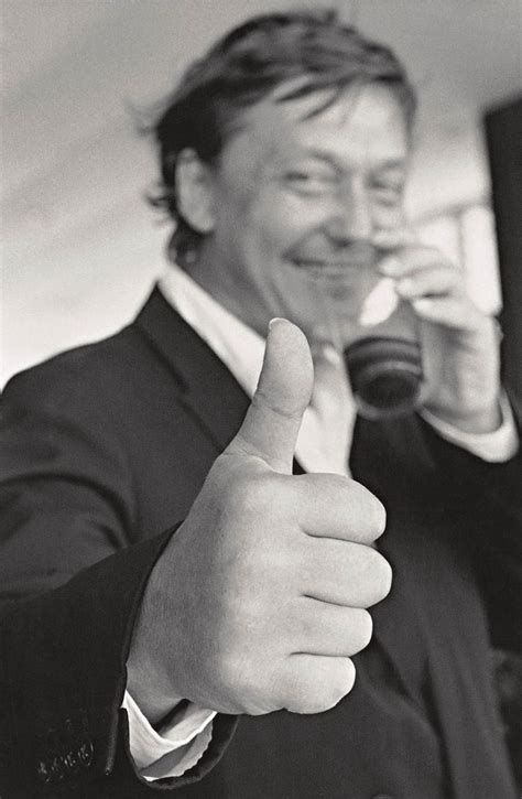 Robert Brownjohn Robert Photo Harrys