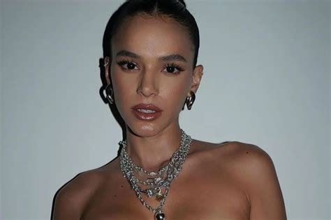 Bruna Marquezine Conquista Cidadania Italiana E Comemora Toca Per