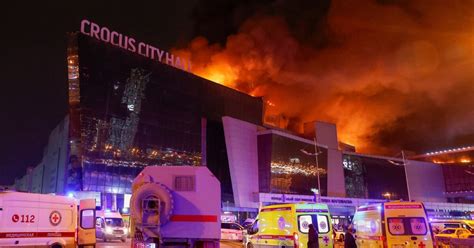 სულ მცირე 40 ადამიანი დაიღუპა მოსკოვის მახლობლად „კროკუს სიტი ჰოლში