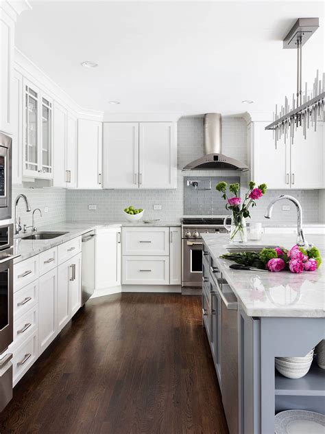White Backsplash Clean And Fresh Look With Timeless Appeal Backsplash