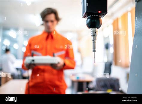 Close Up Probe Measurement Of Detail By Detecting Head Sensor At