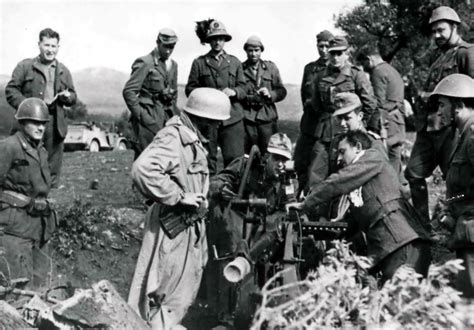 Men Of Wehrmacht German And Italian Troops Near Tobruk