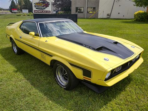 1971 Ford Mustang Classic Auto Show Place