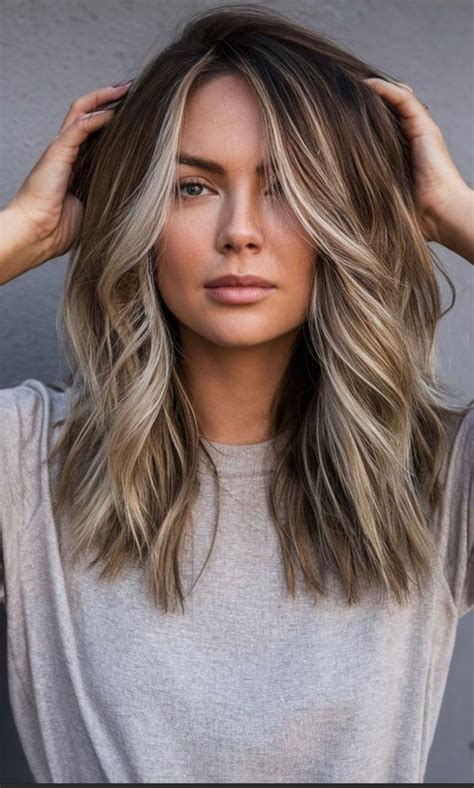 Money Piece On Medium Length Hair Balayage Hair Color Ideas Soft