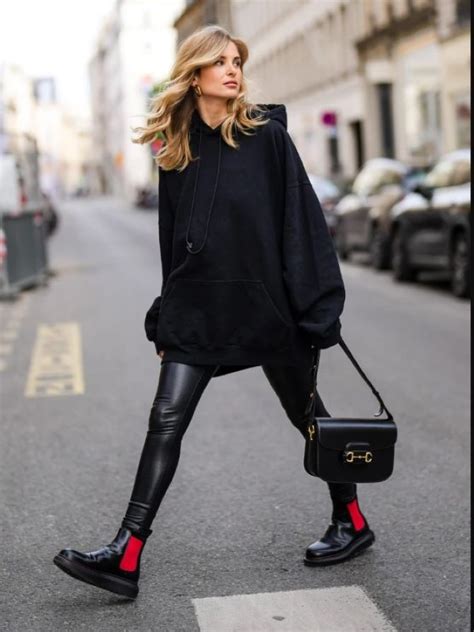 How To Wear An Oversized Sweatshirt 4 Stylish Ways Joy Pup
