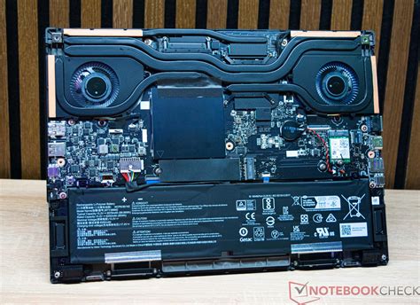 MSI Stealth 16 Studio Laptop im Test: Extrem leichter 16-Zoller mit ...