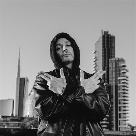 Fabri Fibra Sorprende Tutti La Mia Città Preferita Tra Milano E Roma