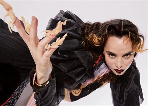 Entre Concerts Enragés Et Clips Stylisés Mathilde Fernandez Une