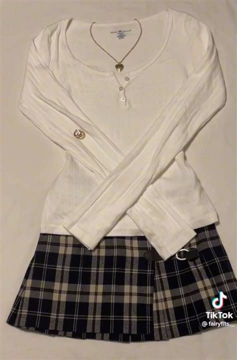 Pin By Jaz On Closet Preppy Chic Outfits Preppy Outfits Fashion