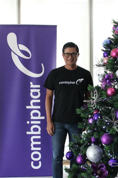 Kemeriahan Natal Dan Tahun Baru Senantiasa Membawa Keceriaan Bagi Banyak Orang Merayakan Natal