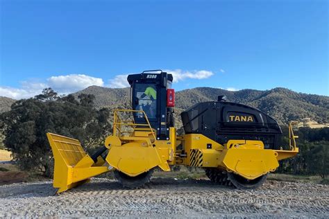 Crushing Compaction With MH Earthmoving