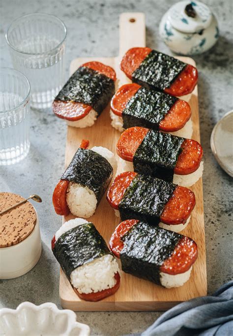 Hawaiian Signatures Meal Spam Musubi With Furikake And Eggs Sakuto
