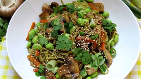 Soba Nudeln Mit Gemüse Und Sesam Tofu Vegan Heaven