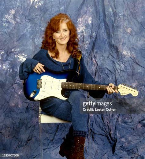 4901 Bonnie Raitt Photos And High Res Pictures Getty Images