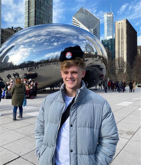 Pin By Caryn Dilks On Ryan 🤯 Youtubers Merrell Twins Pretty Pictures