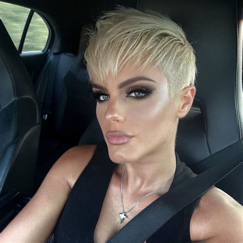 21 Stunning Wispy Pixie Haircuts Fabbon