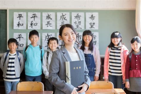 子どもの担任が若い先生だった場合の親の対応、若い先生あるあるなど たまgoo
