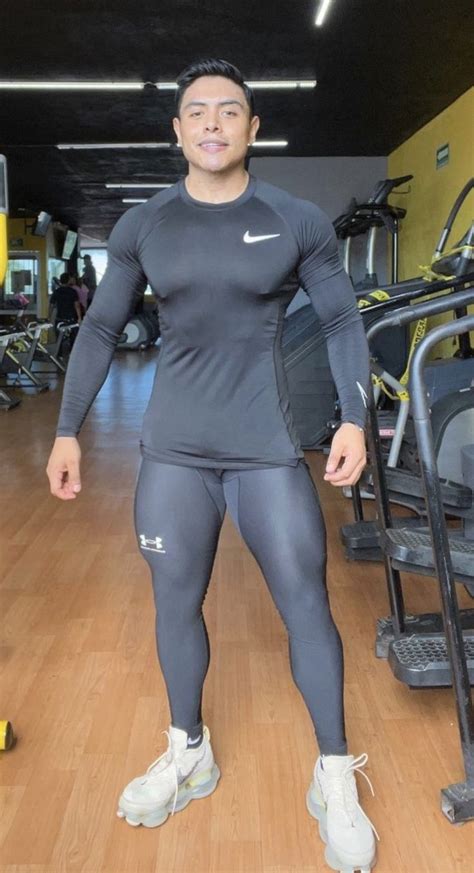 Confident Men In Spandex Lycra Training Gear Since 2011 All Pics