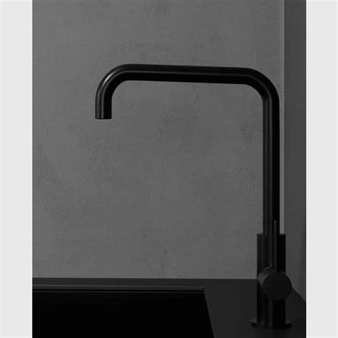 Primy Steel Mood Køkkenarmatur Shadow Badanddesign