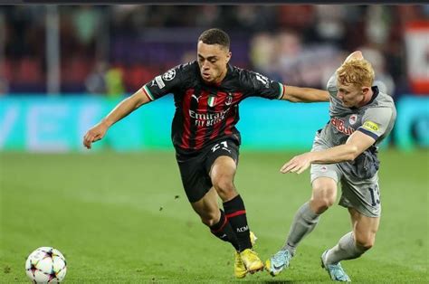 Lupakan Barcelona Sergino Dest Akan Lakukan Segalanya Agar Dipermanenkan Ac Milan