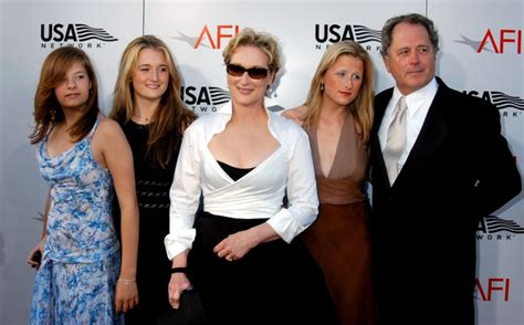 Meet Meryl Streeps Daughter Grace Gummer Who Plays Caroline Kennedy