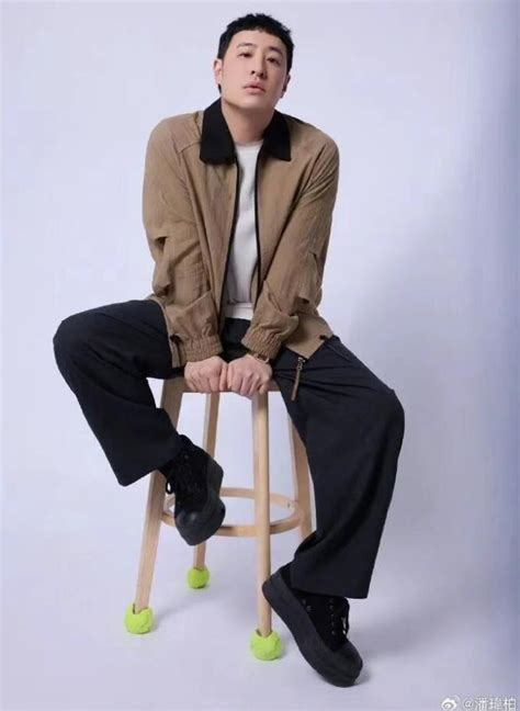 潘玮柏发文 求大家不要发他偷吃视频 名都