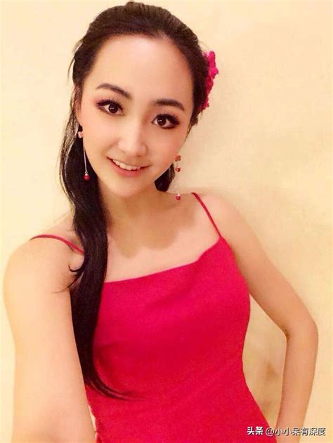 47歲的于震妻子辛月，頗為貴氣，辛月身高169，系八零後中戲校花 每日頭條