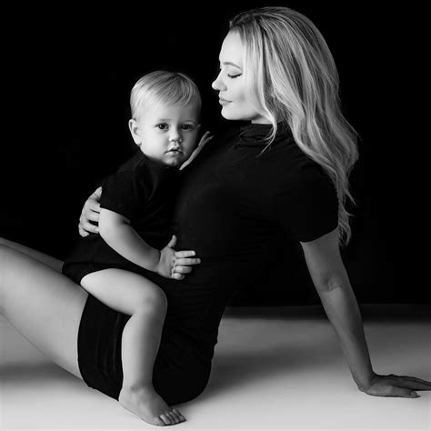 Zoe Lee Wood Zoeleewood • Instagram Photos And Videos