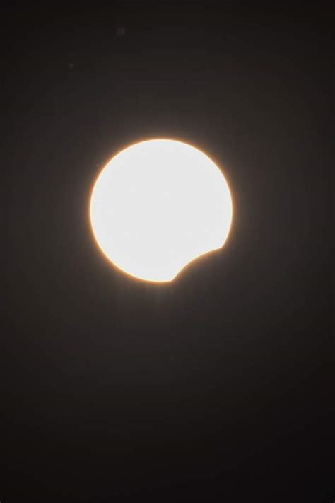 天狗食日”中午上演 中国大部地区可观看日偏食