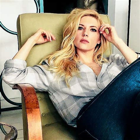Katherynwinnick Sunday Vibes Behindthescenes Photoshoot