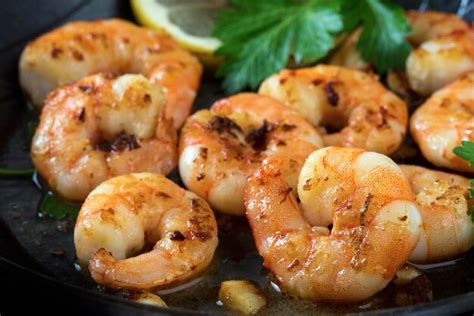 Premium Photo Close Up Of Prawns In Cooking Pan