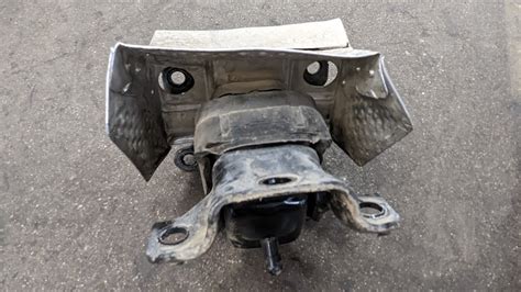Drivers Motor Mount Replacement 2014 Chevy Silverado Youtube