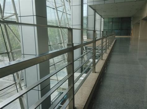 Traditional Vs Modern Banisters Which To Choose