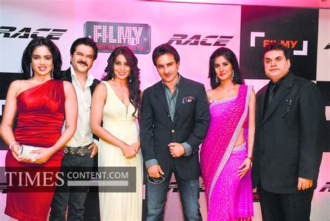 Sameera Reddy Bollywood Photo Left To Right Cast Of H