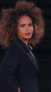 Mary Fowler Stuns On Paris Catwalk Daily Telegraph