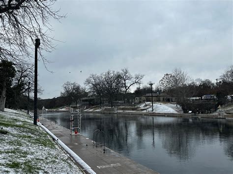 Photos Snow Creates Wintry Scenes Across Central Texas Kxan Austin
